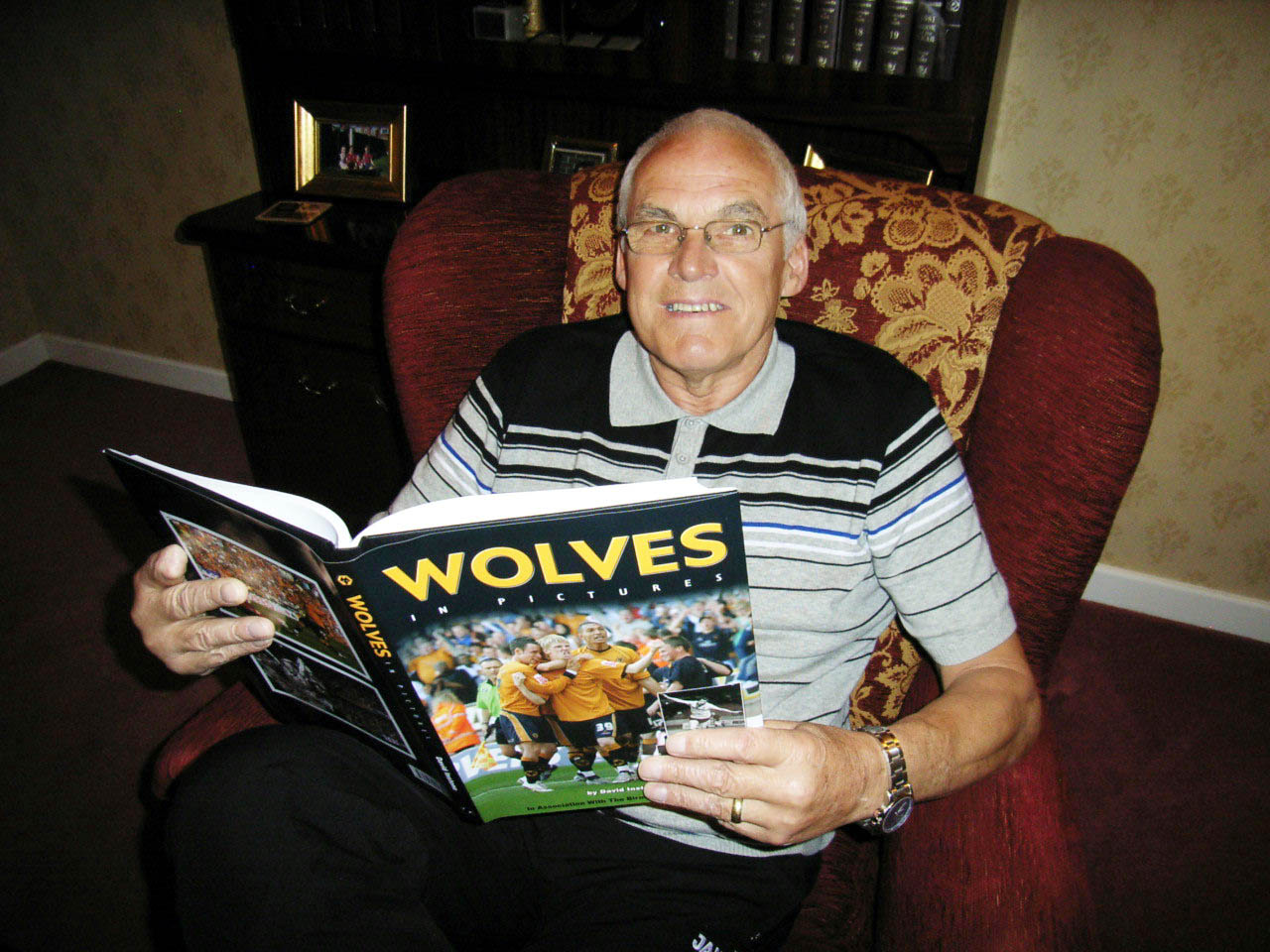 Frank Homes In On Blind Side – Wolves Heroes